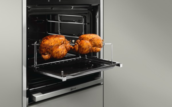 Heerlijk binnen grillen met de Neff BBQ-set... - UW-keuken.nl